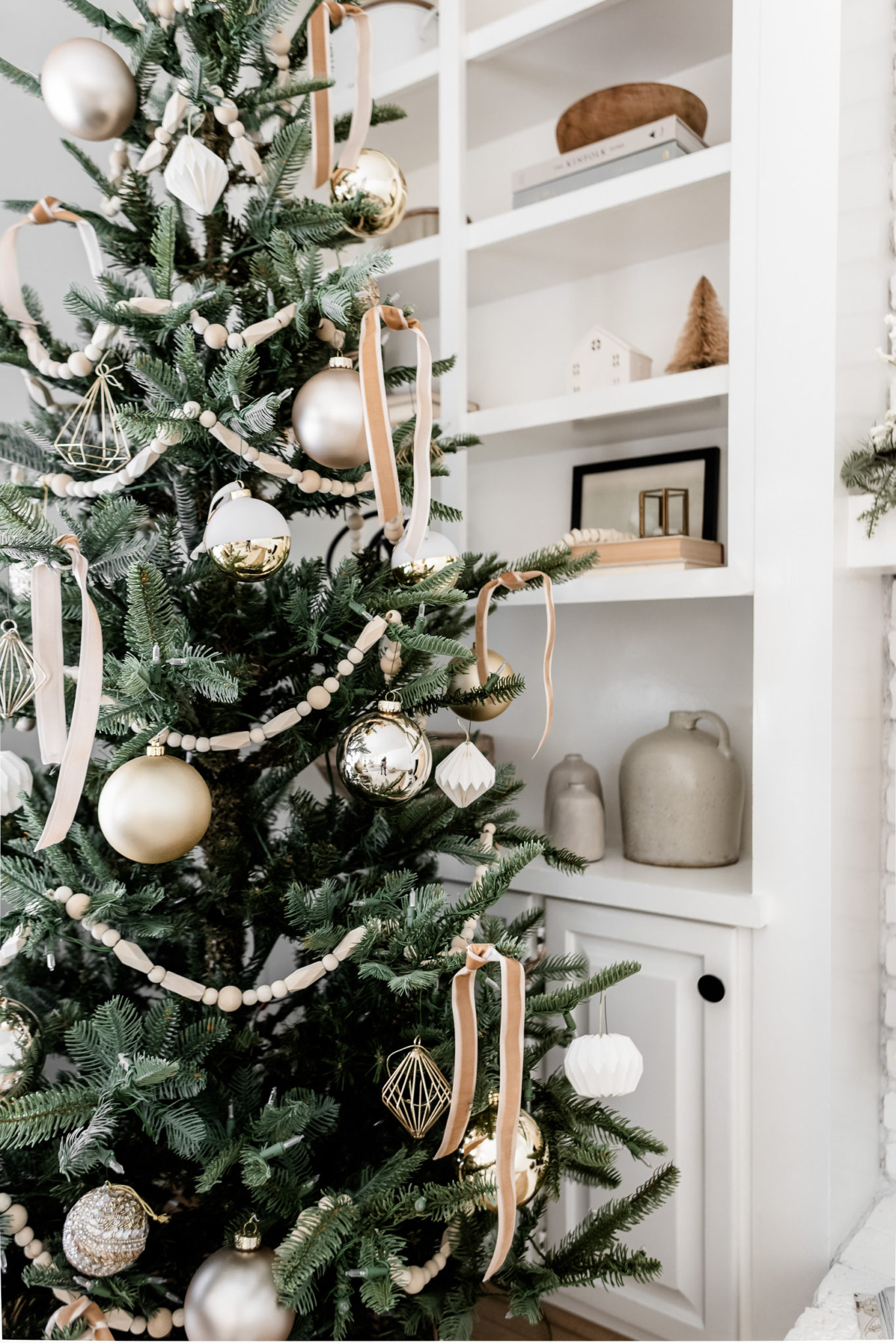 Neutral Christmas Tree Styling – Halfway Wholeistic